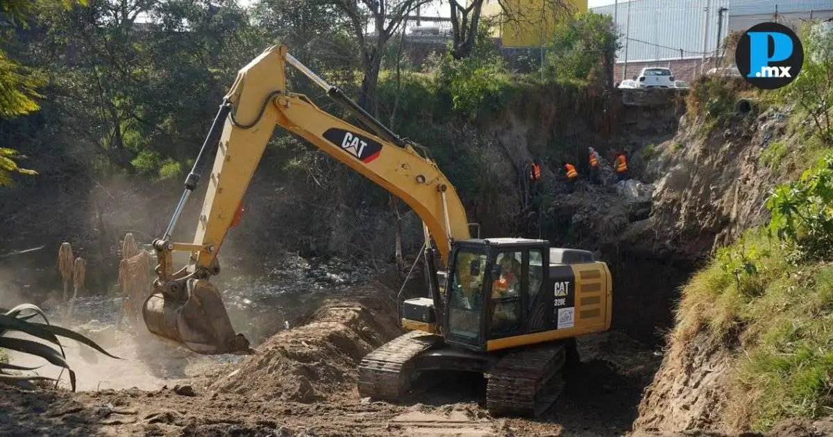 Avanza rehabilitación de puente vehicular en San Pablo Xochimehuacan