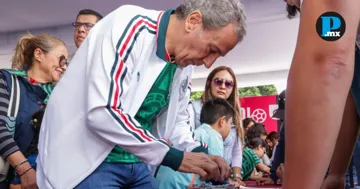 Intercambio de estampas convierte al Zócalo en punto de encuentro