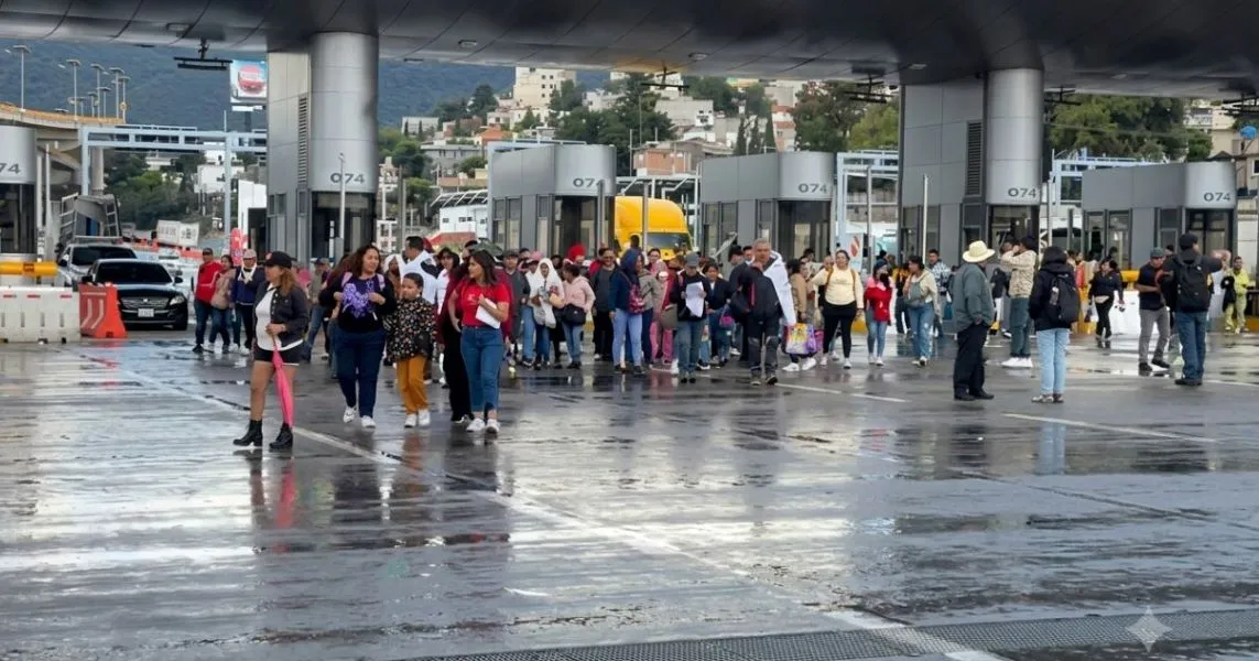 ¿Qué pasó en la autopista México-Puebla? CNTE da paso libre en caseta ...