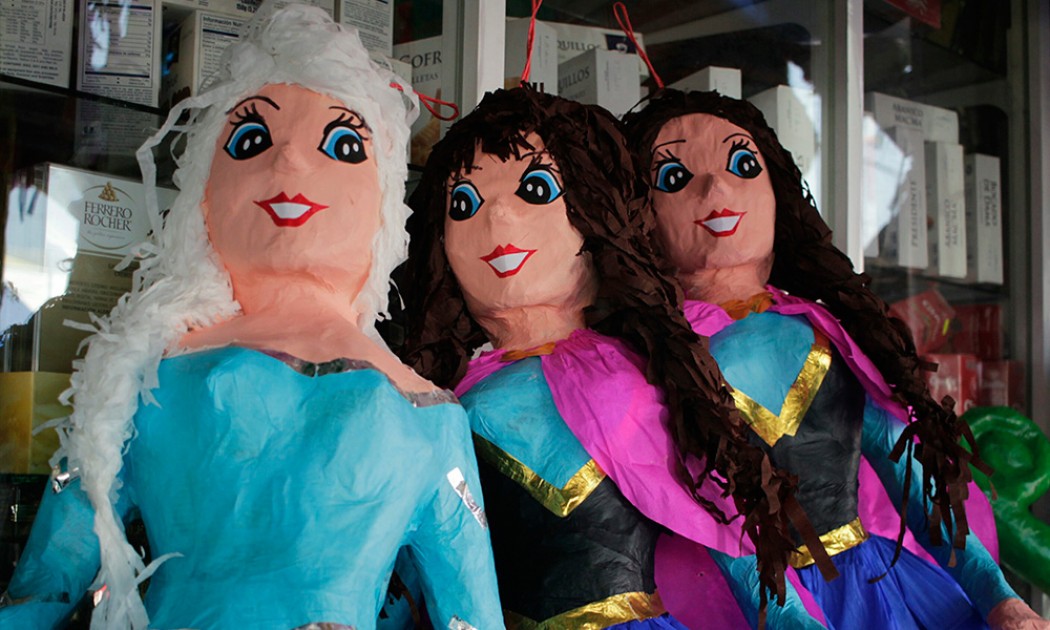 Piñatas llegaron de China para la fiesta mexicana