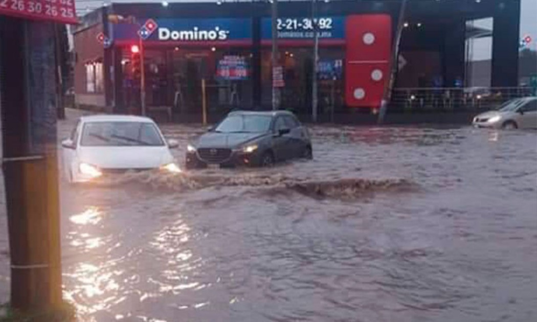 Se inundad calles en Cuautlancingo por lluvias