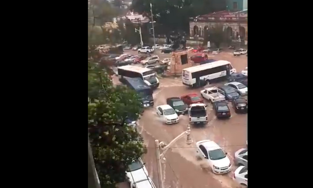 Por tromba se desborda Presa de la Olla en Guanajuato