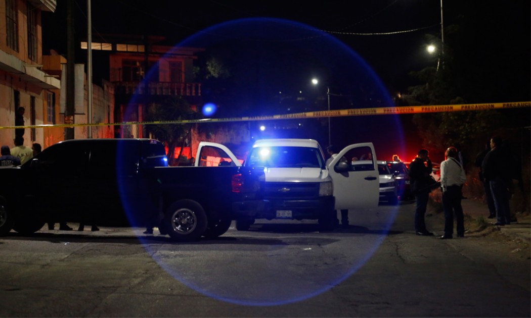 Vinculan dos sujetos por balacera en Clavijero