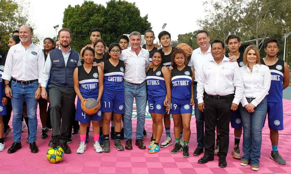 Gali y Banck inauguran canchas multiusos en la UTP